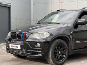 Black BMW X5 2010 in Utena, with an engine capacity of 2.99 L and mileage of 335 thousand km for 8950 €, photo 12 on AUTOMOTO.COM.LV