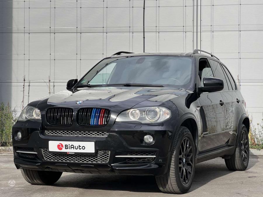 Black BMW X5 2010 in Utena, with an engine capacity of 2.99 L and mileage of 335 thousand km for 8950 €, photo 14 on AUTOMOTO.COM.LV