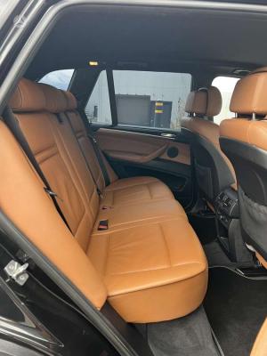 Black BMW X5 2010 in Utena, with an engine capacity of 2.99 L and mileage of 335 thousand km for 8950 €, photo 30 on AUTOMOTO.COM.LV