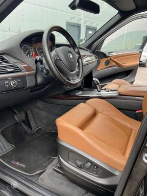 Black BMW X5 2010 in Utena, with an engine capacity of 2.99 L and mileage of 335 thousand km for 8950 €, photo 35 on AUTOMOTO.COM.LV
