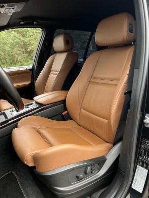 Black BMW X5 2010 in Utena, with an engine capacity of 2.99 L and mileage of 335 thousand km for 8950 €, photo 47 on AUTOMOTO.COM.LV