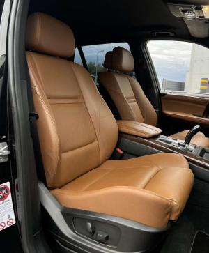 Black BMW X5 2010 in Utena, with an engine capacity of 2.99 L and mileage of 335 thousand km for 8950 €, photo 48 on AUTOMOTO.COM.LV