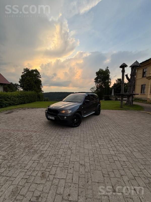 Melns BMW X5 2010 Rīga, ar dzinēja tilpumu 3.00 L un nobraukumu 288 tūkst. km par 10900 €, foto 5 vietnē AUTOMOTO.COM.LV