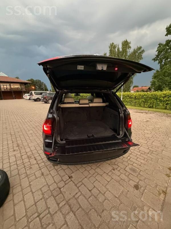 Melns BMW X5 2010 Rīga, ar dzinēja tilpumu 3.00 L un nobraukumu 288 tūkst. km par 10900 €, foto 6 vietnē AUTOMOTO.COM.LV