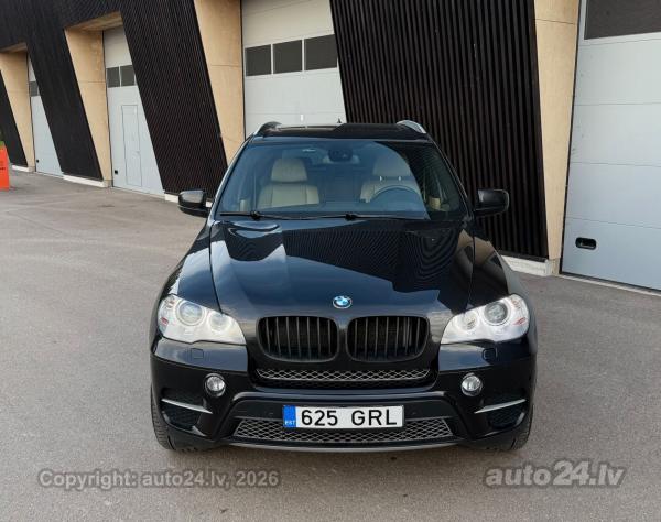 Black BMW X5 2010 in Tartu, with an engine capacity of 3.00 L and mileage of 390 thousand km for 8999 €, photo 2 on AUTOMOTO.COM.LV