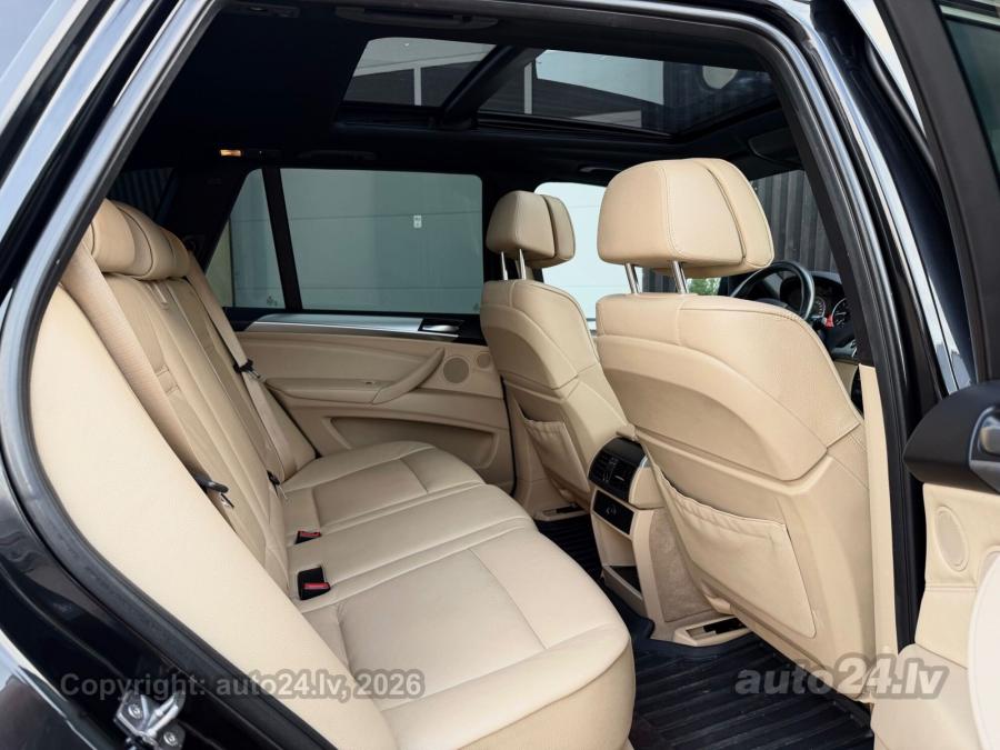 Melns BMW X5 2010 Tartu, ar dzinēja tilpumu 3.00 L un nobraukumu 390 tūkst. km par 8999 €, foto 9 vietnē AUTOMOTO.COM.LV