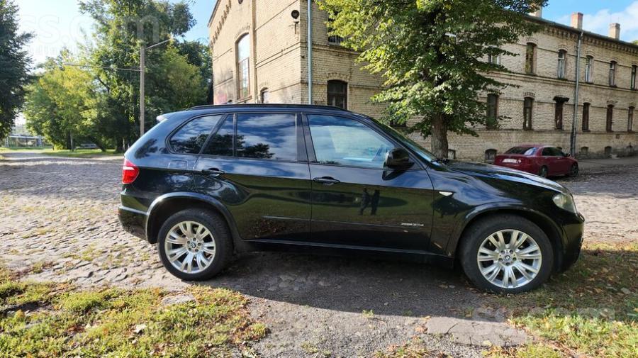 Melns BMW X5 2010 Rīga, ar dzinēja tilpumu 3.00 L un nobraukumu 323 tūkst. km par 8600 €, foto 3 vietnē AUTOMOTO.COM.LV