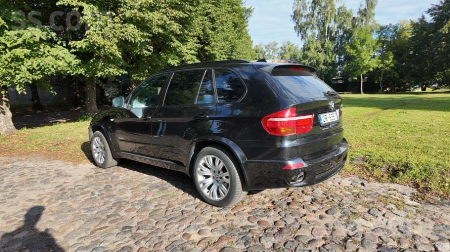 Melns BMW X5 2010 Rīga, ar dzinēja tilpumu 3.00 L un nobraukumu 323 tūkst. km par 8600 €, foto 5 vietnē AUTOMOTO.COM.LV