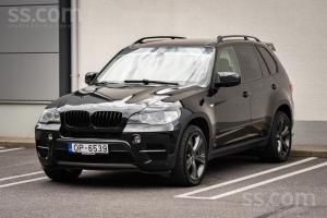 Melns BMW X5 2010 Rīga, ar dzinēja tilpumu 3.00 L un nobraukumu 240 tūkst. km par 11500 €, foto  vietnē AUTOMOTO.COM.LV