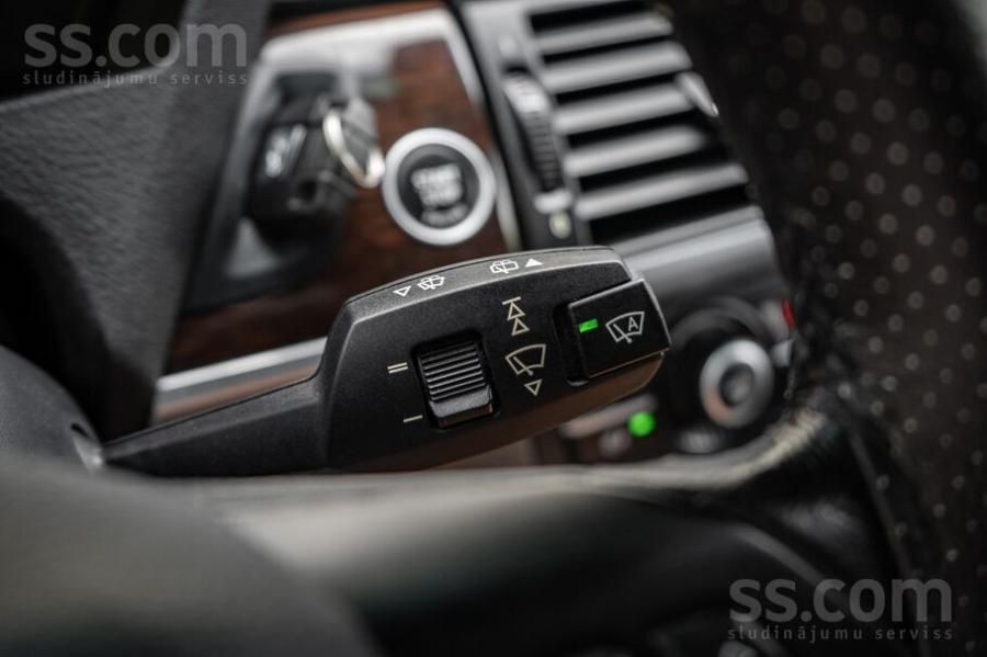 Melns BMW X5 2010 Rīga, ar dzinēja tilpumu 3.00 L un nobraukumu 240 tūkst. km par 11500 €, foto 22 vietnē AUTOMOTO.COM.LV