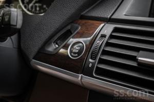 Melns BMW X5 2010 Rīga, ar dzinēja tilpumu 3.00 L un nobraukumu 240 tūkst. km par 11500 €, foto 23 vietnē AUTOMOTO.COM.LV