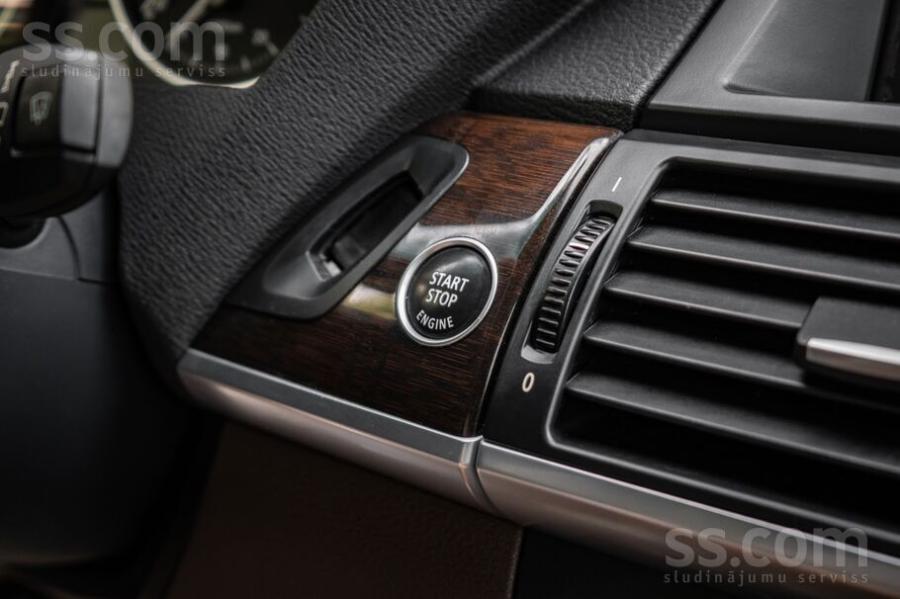 Melns BMW X5 2010 Rīga, ar dzinēja tilpumu 3.00 L un nobraukumu 240 tūkst. km par 11500 €, foto 23 vietnē AUTOMOTO.COM.LV