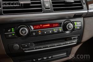 Melns BMW X5 2010 Rīga, ar dzinēja tilpumu 3.00 L un nobraukumu 240 tūkst. km par 11500 €, foto 25 vietnē AUTOMOTO.COM.LV
