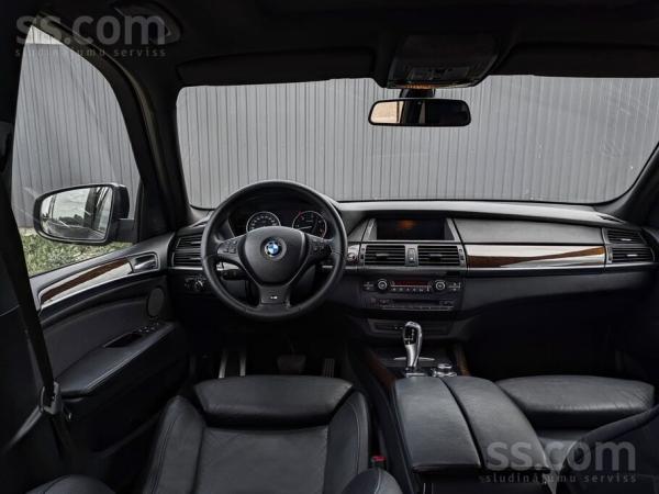 Melns BMW X5 2010 Tukums, ar dzinēja tilpumu 3.00 L un nobraukumu 254 tūkst. km par 9990 €, foto 8 vietnē AUTOMOTO.COM.LV