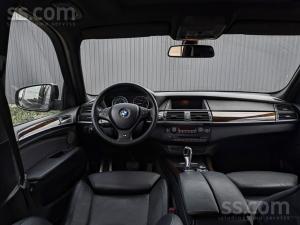 Melns BMW X5 2010 Tukums, ar dzinēja tilpumu 3.00 L un nobraukumu 254 tūkst. km par 9990 €, foto 8 vietnē AUTOMOTO.COM.LV