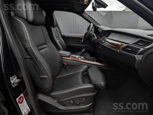 Melns BMW X5 2010 Tukums, ar dzinēja tilpumu 3.00 L un nobraukumu 254 tūkst. km par 9990 €, foto 10 vietnē AUTOMOTO.COM.LV