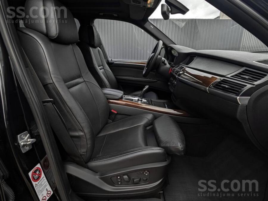 Melns BMW X5 2010 Tukums, ar dzinēja tilpumu 3.00 L un nobraukumu 254 tūkst. km par 9990 €, foto 10 vietnē AUTOMOTO.COM.LV