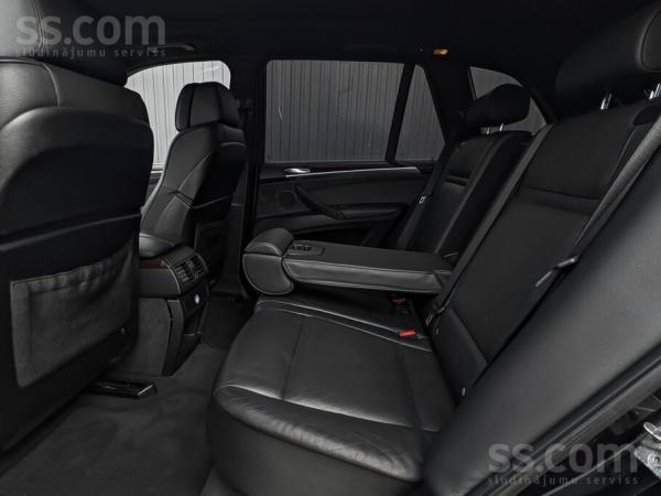 Melns BMW X5 2010 Tukums, ar dzinēja tilpumu 3.00 L un nobraukumu 254 tūkst. km par 9990 €, foto 11 vietnē AUTOMOTO.COM.LV