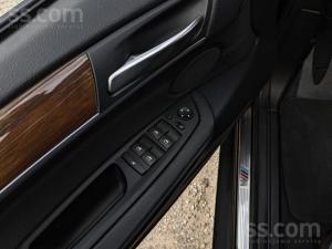 Melns BMW X5 2010 Tukums, ar dzinēja tilpumu 3.00 L un nobraukumu 254 tūkst. km par 9990 €, foto 15 vietnē AUTOMOTO.COM.LV