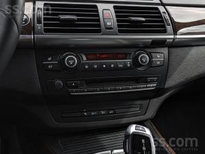 Melns BMW X5 2010 Tukums, ar dzinēja tilpumu 3.00 L un nobraukumu 254 tūkst. km par 9990 €, foto 17 vietnē AUTOMOTO.COM.LV