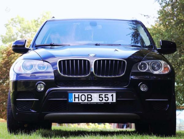 BMW X5 2010 Viļņa vietnē Melns BMW X5 2010 Viļņa, ar dzinēja tilpumu 2.99 L un nobraukumu 333 tūkst. km par 8900 €, foto 6 vietnē AUTOMOTO.COM.LV