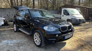 Melns BMW X5 2010 Viļņa, ar dzinēja tilpumu 2.99 L un nobraukumu 330 tūkst. km par 8200 €, foto 25 vietnē AUTOMOTO.COM.LV