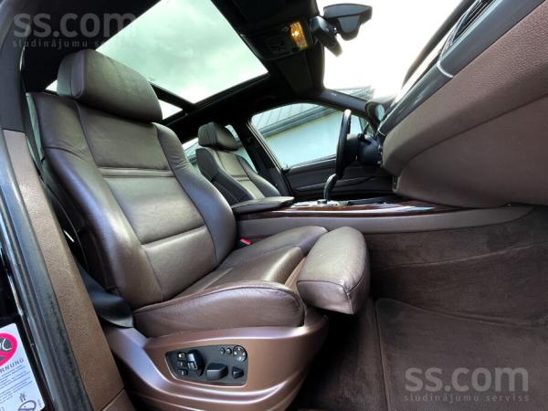 БМВ Х5 2010 в Елгава на AUTOMOTO.COM.LV Черный БМВ Х5 2010 в Елгава, объемом двигателя 3.00 л и пробегом 218 тыс. км за 10996 €, фото 7 на AUTOMOTO.COM.LV