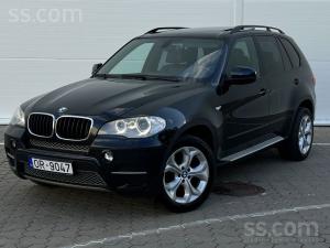 Melns BMW X5 2010 Rīga, ar dzinēja tilpumu 3.00 L un nobraukumu 176 tūkst. km par 13500 €, foto  vietnē AUTOMOTO.COM.LV