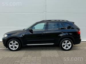 Black BMW X5 2010 in Riga, with an engine capacity of 3.00 L and mileage of 176 thousand km for 13500 €, photo 9 on AUTOMOTO.COM.LV