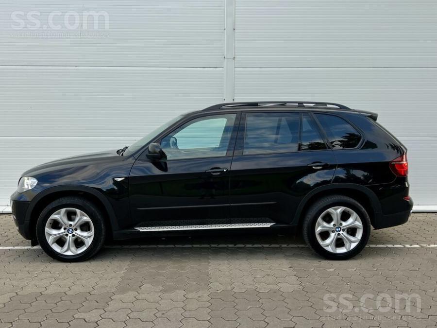 Black BMW X5 2010 in Riga, with an engine capacity of 3.00 L and mileage of 176 thousand km for 13500 €, photo 9 on AUTOMOTO.COM.LV
