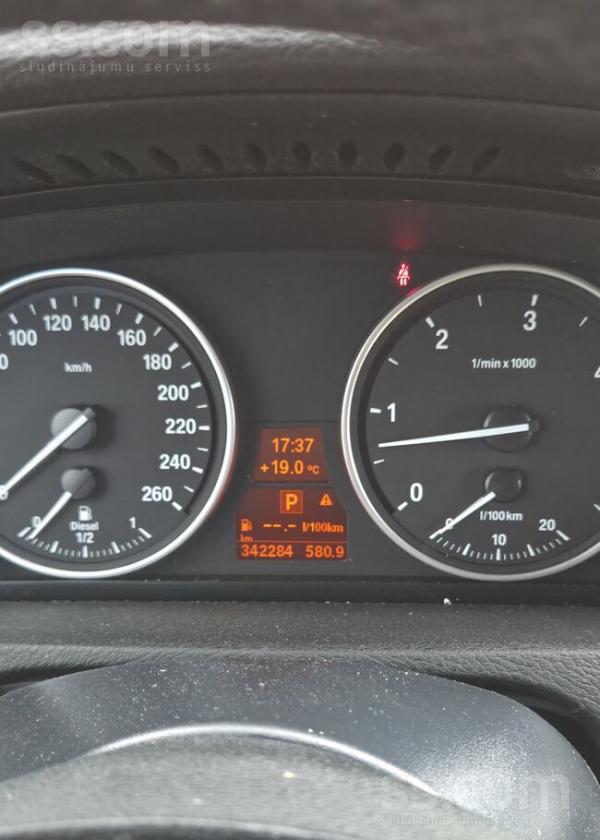 Melns BMW X5 2010 Rīga, ar dzinēja tilpumu 3.00 L un nobraukumu 343 tūkst. km par 6500 €, foto 7 vietnē AUTOMOTO.COM.LV