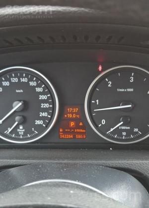 Black BMW X5 2010 in Riga, with an engine capacity of 3.00 L and mileage of 343 thousand km for 6500 €, photo 7 on AUTOMOTO.COM.LV