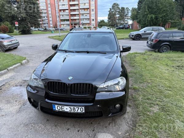 Black BMW X5 2010 in Ogre, with an engine capacity of 3.00 L and mileage of 270 thousand km for 10500 €, photo 7 on AUTOMOTO.COM.LV