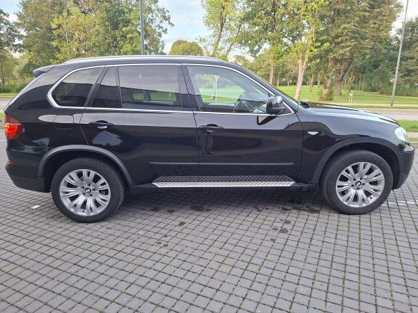 BMW X5 2010 in Ukmerge on AUTOMOTO.COM.LV Black BMW X5 2010 in Ukmerge, with an engine capacity of 2.99 L and mileage of 340 thousand km for 8800 β¬, photo 7 on AUTOMOTO.COM.LV