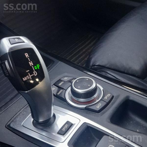 BMW X5 2010 Preiļi vietnē Melns BMW X5 2010 Preiļi, ar dzinēja tilpumu 3.00 L un nobraukumu 323 tūkst. km par 11500 €, foto 8 vietnē AUTOMOTO.COM.LV