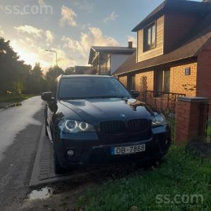 Black BMW X5 2010 in Preili, with an engine capacity of 3.00 L and mileage of 323 thousand km for 11500 €, photo 12 on AUTOMOTO.COM.LV