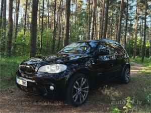 Melns BMW X5 2010 Tallina, ar dzinēja tilpumu 3.00 L un nobraukumu 33 tūkst. km par 11500 €, foto 10 vietnē AUTOMOTO.COM.LV