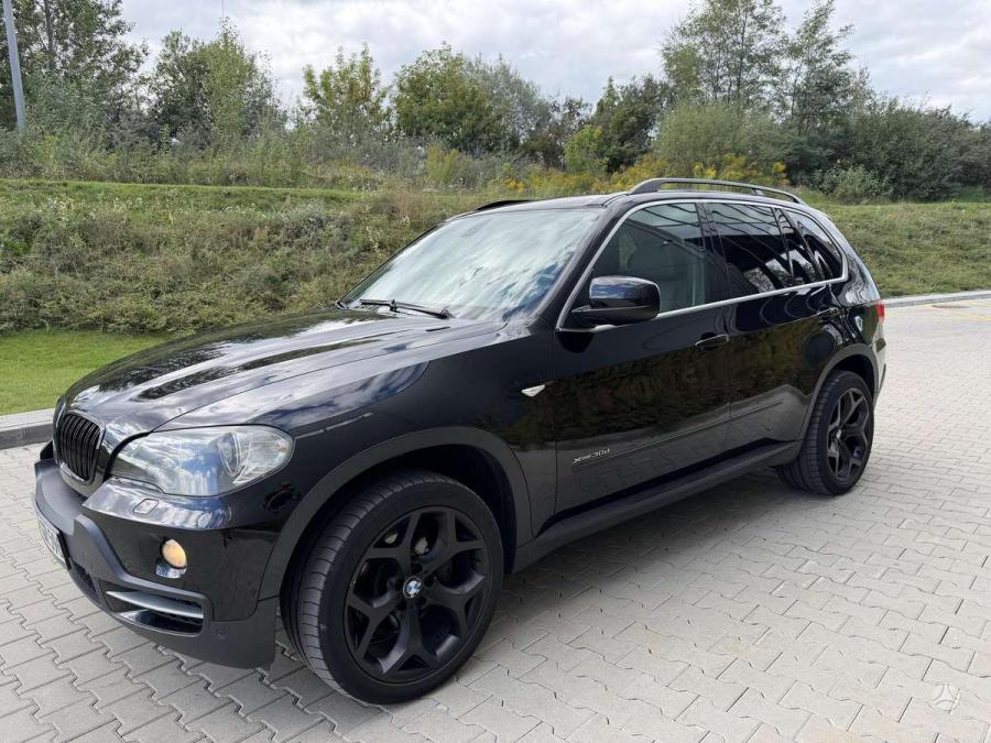 Black BMW X5 2010 in Vilnius, with an engine capacity of 2.98 L and mileage of 255 thousand km for 10500 €, photo 4 on AUTOMOTO.COM.LV