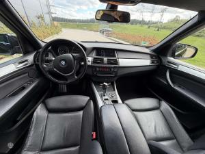 Black BMW X5 2010 in Vilnius, with an engine capacity of 2.98 L and mileage of 255 thousand km for 10500 €, photo 5 on AUTOMOTO.COM.LV