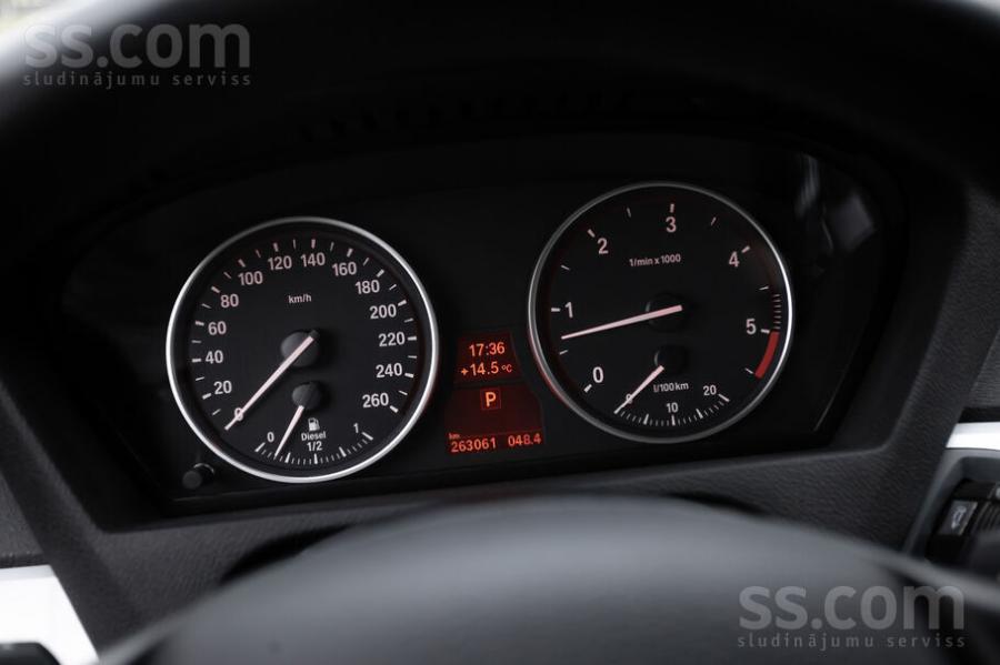 Black BMW X5 2010 in Jelgava, with an engine capacity of 3.00 L and mileage of 263 thousand km for 9450 €, photo 24 on AUTOMOTO.COM.LV