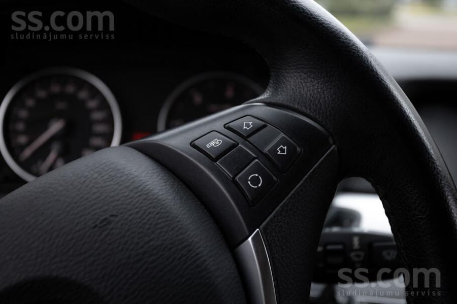 Black BMW X5 2010 in Jelgava, with an engine capacity of 3.00 L and mileage of 263 thousand km for 9450 €, photo 25 on AUTOMOTO.COM.LV