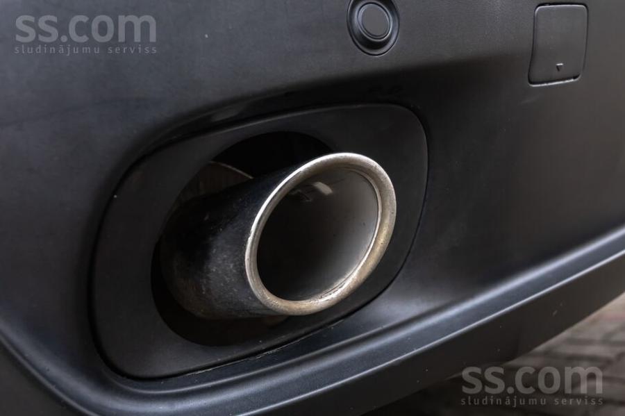 Black BMW X5 2010 in Jelgava, with an engine capacity of 3.00 L and mileage of 263 thousand km for 9450 €, photo 34 on AUTOMOTO.COM.LV