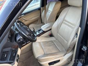 Black BMW X5 2010 in Riga, with an engine capacity of 3.00 L and mileage of 396 thousand km for 5900 €, photo 13 on AUTOMOTO.COM.LV