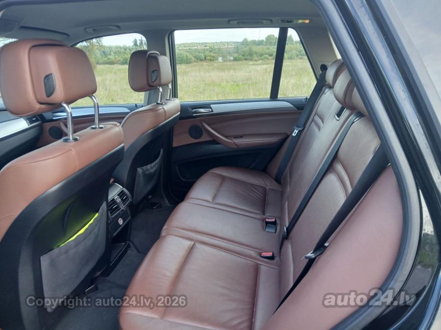 Melns BMW X5 2010 Rakvere, ar dzinēja tilpumu 3.00 L un nobraukumu 254 tūkst. km par 10499 €, foto 3 vietnē AUTOMOTO.COM.LV