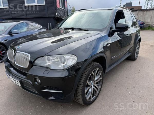 BMW X5 2010 Rīga vietnē Melns BMW X5 2010 Rīga, ar dzinēja tilpumu 3.00 L un nobraukumu 270 tūkst. km par 7790 €, foto 1 vietnē AUTOMOTO.COM.LV