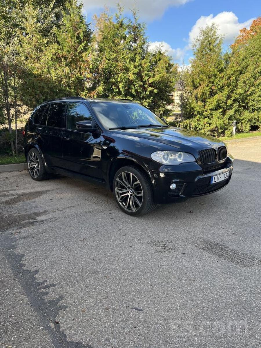 Melns BMW X5 2010 Daugavpils, ar dzinēja tilpumu 3.00 L un nobraukumu 306 tūkst. km par 8500 €, foto 4 vietnē AUTOMOTO.COM.LV