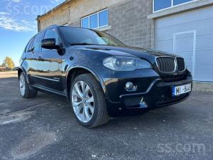 Melns BMW X5 2010 Rīga, ar dzinēja tilpumu 3.00 L un nobraukumu 279 tūkst. km par 10500 €, foto 4 vietnē AUTOMOTO.COM.LV