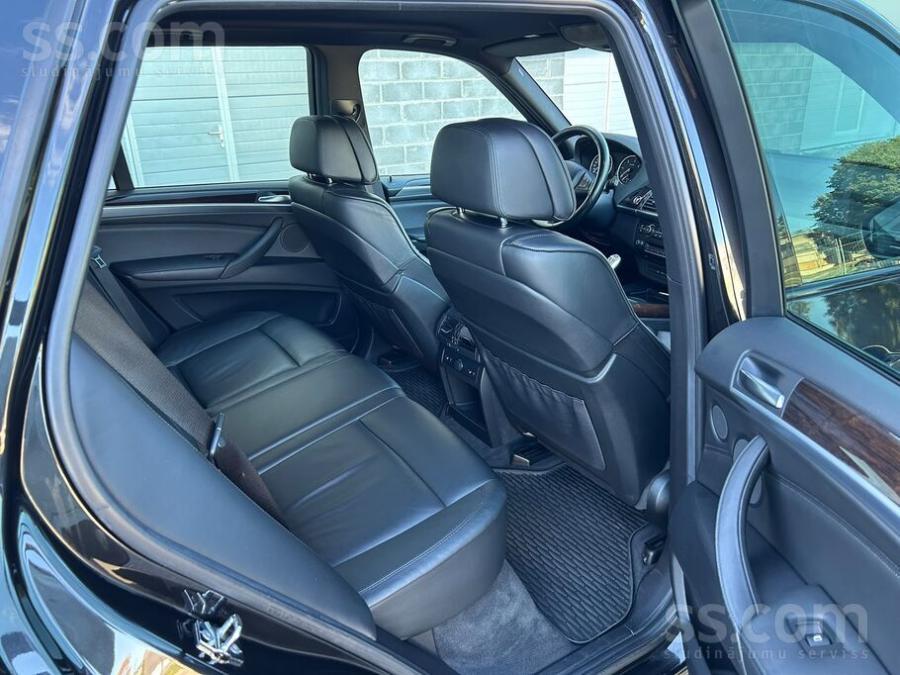 Melns BMW X5 2010 Rīga, ar dzinēja tilpumu 3.00 L un nobraukumu 279 tūkst. km par 10500 €, foto 12 vietnē AUTOMOTO.COM.LV