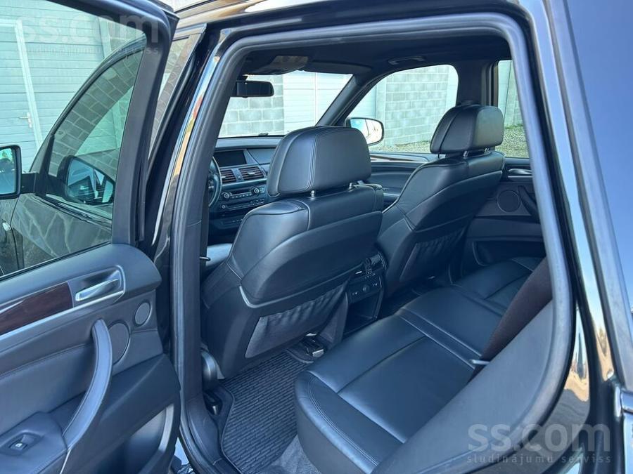 Melns BMW X5 2010 Rīga, ar dzinēja tilpumu 3.00 L un nobraukumu 279 tūkst. km par 10500 €, foto 13 vietnē AUTOMOTO.COM.LV