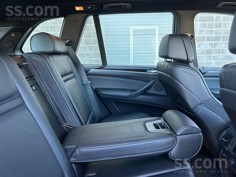 Melns BMW X5 2010 Rīga, ar dzinēja tilpumu 3.00 L un nobraukumu 279 tūkst. km par 10500 €, foto 14 vietnē AUTOMOTO.COM.LV
